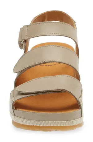 ON FOOT 201 Slingback Platform Sandal - Taupe Leather