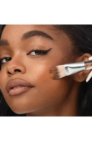 CLINIQUE Foundation Blending Brush