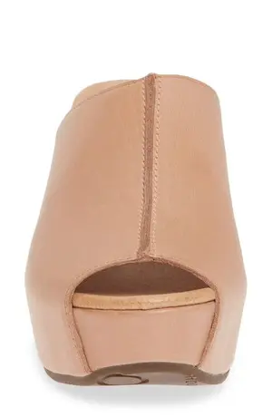 CHOCOLAT BLU Wynn Peep Toe Mule - Nude Leather