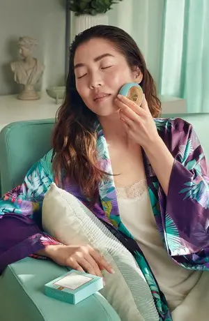 Foreo Ufo™ 2 Power Mask & Light Therapy Device - Mint