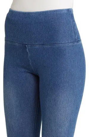 Lyssé Ntials Denim Capri Leggings - Midwash