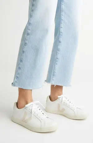 VEJA Esplar Low Top Sneaker - Extra White Sable