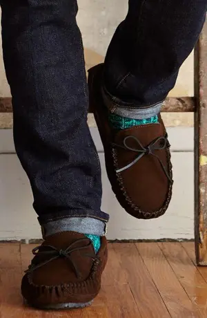 Minnetonka Casey' Slipper - Chocolate