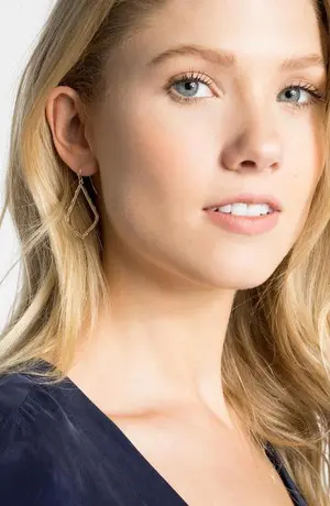 Kendra Scott Sophia Drop Earrings - Gold