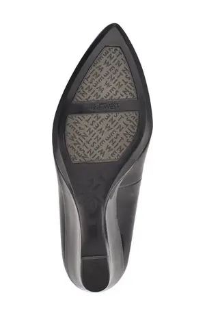 Nine West Cal 9x9 Wedge Pump