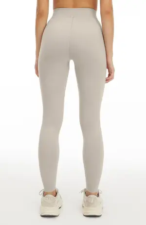 Good American Essential Bombshell Leggings