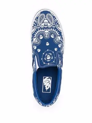 VANS Bandana Skull-print Classic Slip-on Sneakers - Blue