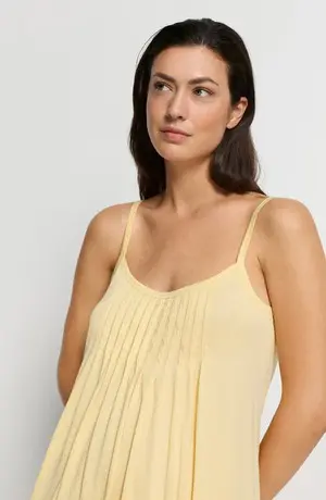 Hanro Juliet Pleat Neck Nightgown - Vanilla Highlight