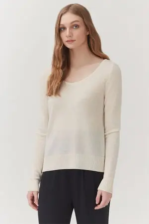 Cuyana Single-Origin Cashmere Scoop Neck Sweater Cream