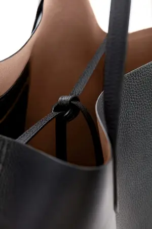 Cuyana Classic Structured Tote Bag