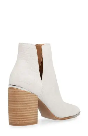 Steve Madden Kaylah Pointed Toe Bootie With Chunky Heel