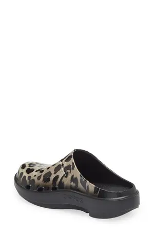 OOFOS Oocloog Clog