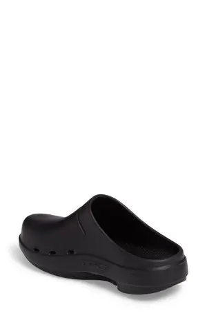 OOFOS Oocloog Clogs