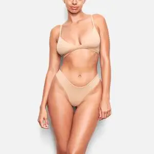 SKIMS Triangle Bralette | Medium Neutral | | Fits Everybody - Clay