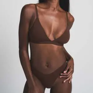 SKIMS Triangle Bralette | Medium Neutral | | Fits Everybody - Cocoa
