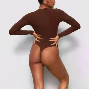 SKIMS Fits Everybody Long Sleeve Crew Neck Bodysuit - Cocoa