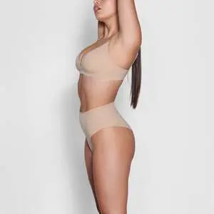 SKIMS Crossover Bralette | Medium Neutral | | Fits Everybody - Clay