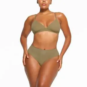 SKIMS Fits Everybody Crossover Bralette Khaki