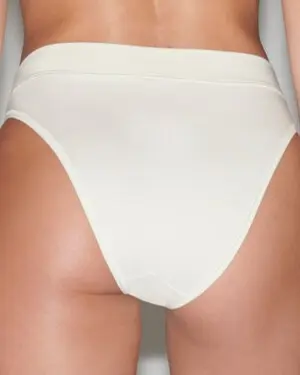 SKIMS Cheeky Tanga - Bone