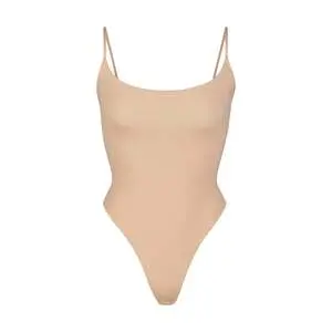 SKIMS Fits Everybody Cami Bodysuit - Clay