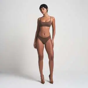 SKIMS Scoop Bralette | Medium Neutral | Small | Fits Everybody - Jasper