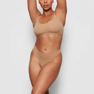 SKIMS Scoop Bralette | Medium Neutral | Small | Fits Everybody - Sienna