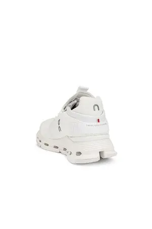 On Cloudnova In White