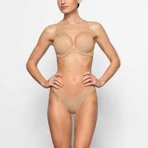 SKIMS T Shirt Bra | Medium Neutral | | Fits Everybody - Ochre