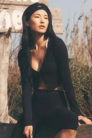 Alo Yoga Ribbed Cropped Cardigan Top - Black