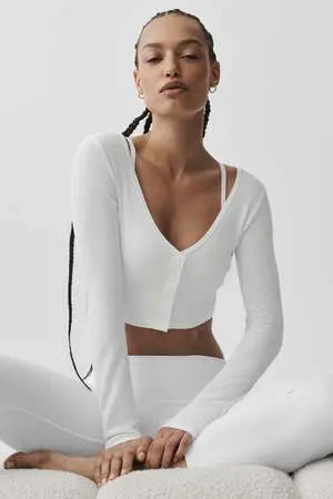 Alo Yoga Ribbed Cropped Whisper Cardigan Top - White