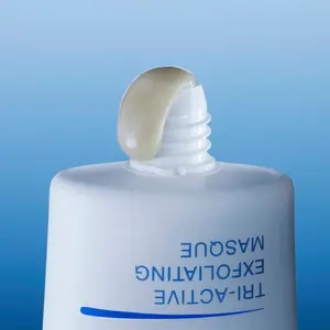 IS CLINICAL Tri-active Exfoliating Masque