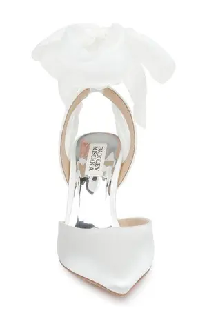 Badgley Mischka Blaze Pump - Soft White