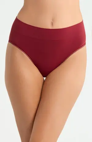 Wacoal Feeling Flexible High-Cut Briefs Cabernet