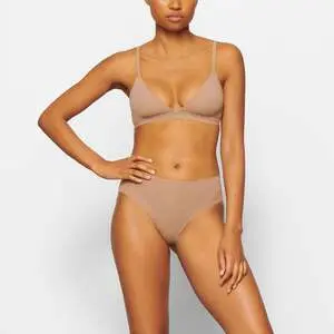 SKIMS Brief | Medium Neutral | | Fits Everybody - Sienna