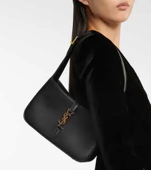 Saint Laurent Le 5 À 7 Leather Shoulder Bag - Black