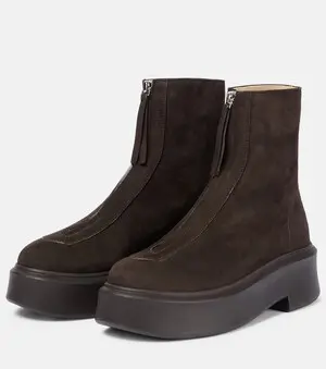 THE ROW Zipped Suede Ankle Boots - Brown