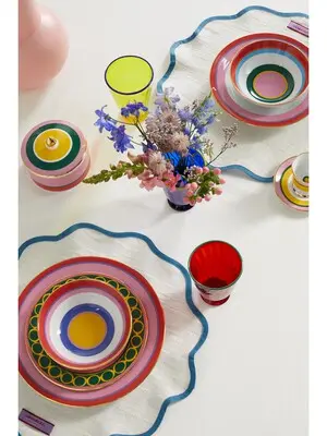 La DoubleJ Set Of Two Scalloped Placemats