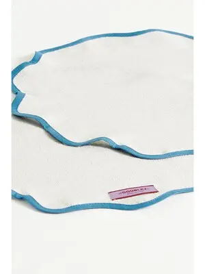 La DoubleJ Set Of Two Scalloped Placemats