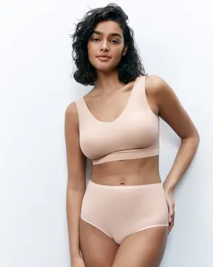 Chantelle Soft Stretch Wireless Padded V-neck Bra - Nude