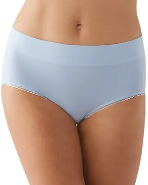 Wacoal Feeling Flexible Seamless Brief Skyway