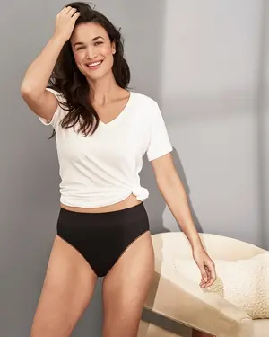 Wacoal Feeling Flexible Seamless Hi Cut Brief - Black