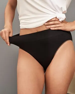Wacoal Feeling Flexible Seamless Hi Cut Brief - Black