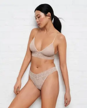Hanky Panky Signature Lace Original Rise Thong - Chai