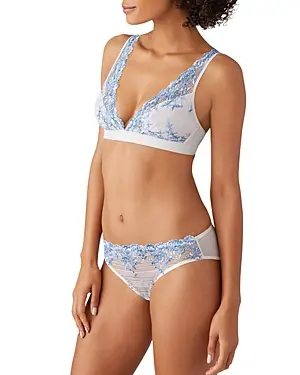 Wacoal WACOAL Embrace Lace Convertible Soft Cup Wireless Bra Pastel Parchment