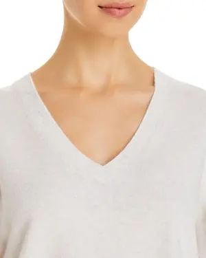 Vince Weekend V-neck Cashmere Sweater - White