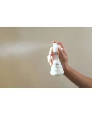 NATURELAB TOKYO Perfect Clean Style Refresher Spray 4 Oz
