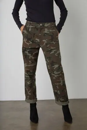 Velvet By Graham & Spencer Ottie Straight Leg Camo Pant