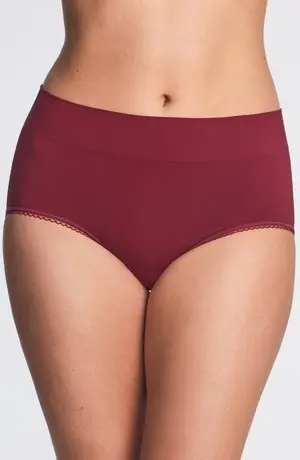 Wacoal WACOAL Feeling Flexible Briefs Cabernet