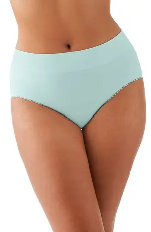 Wacoal Feeling Flexible Briefs Eggshell Blue