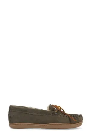 Minnetonka Genuine Shearling Slipper - Grey